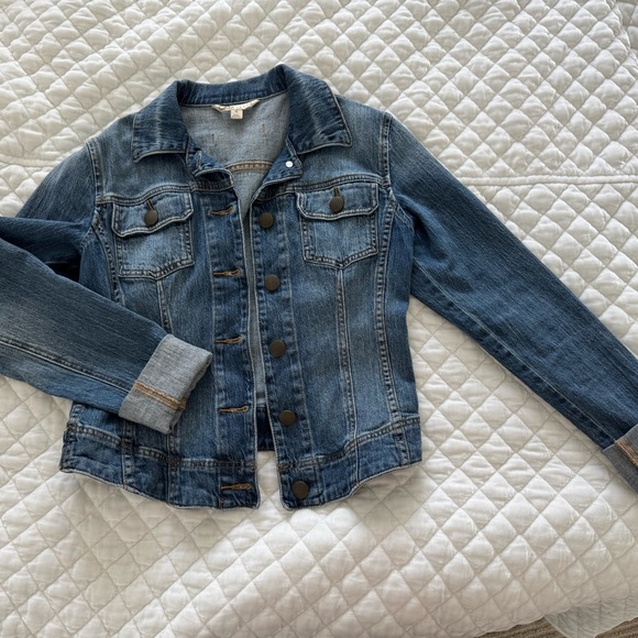 CAbi | Jackets & Coats | Cabi Blue Jean Jacket Classic Denim Style ...